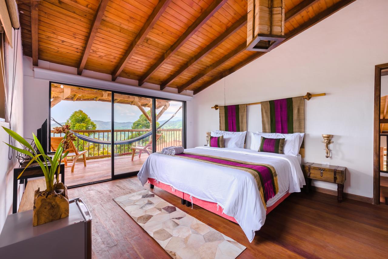 Midrange - MiraMundo Travel