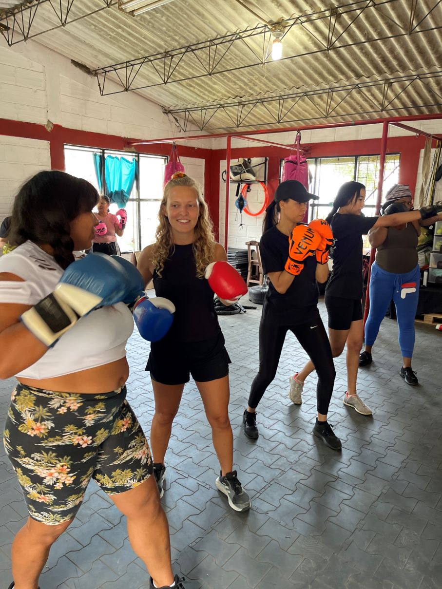 Barrio Boxing - MiraMundo Travel